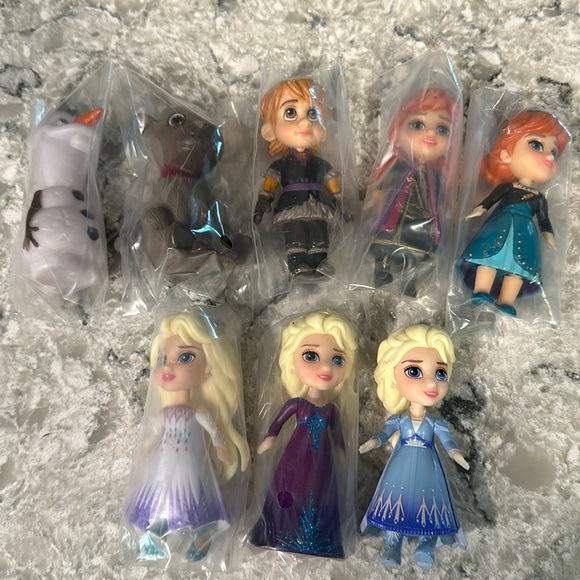 Disney | Toys | New Disney Frozen Set Of 8 Cute Mini Poseable Miniature ...